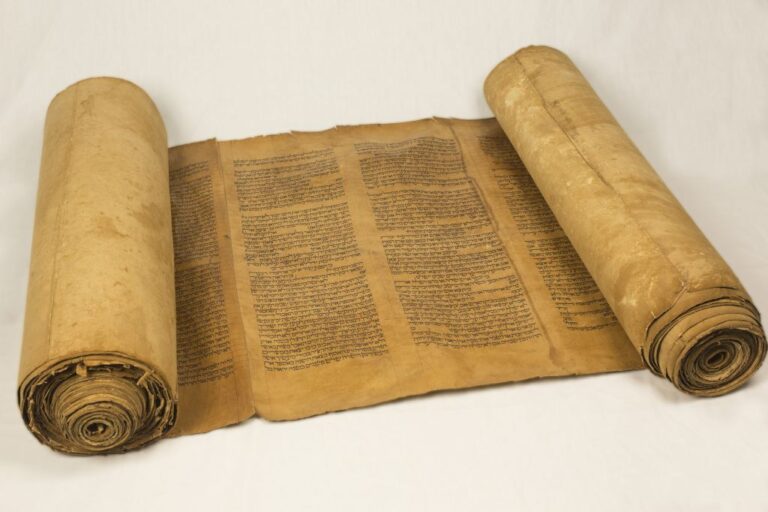 Tanakh – Jason R. Suárez